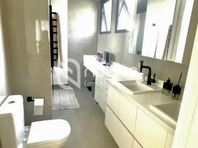 Apartamento com 106 m², 1 suíte com closet, 2 vagas, decorado e mobiliado por arquiteto, á venda no
