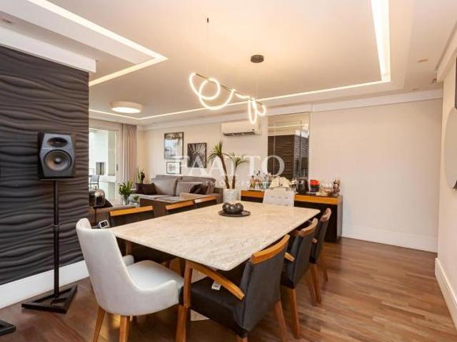 Apartamento com 108.69 m², 3 quartos sendo 1 suíte à venda no bairro Água Verde