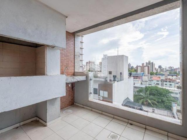 Apartamento com 108m² e 2 dormitórios, 2 suítes, 2 vagas no bairro Petrópolis