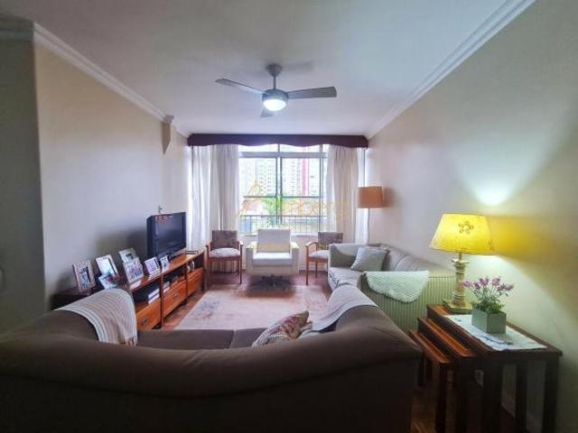 Apartamento com 100 m² em prédio com lazer na Vila Olímpia