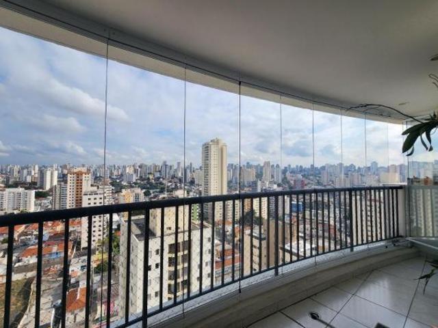 Apartamento com 102 m² e 3 dormitórios, 2 vagas, 1 suíte, Closet, Varanda à venda em Vila Gumercindo