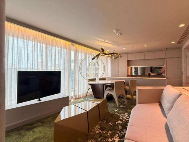 Apartamento com 102,15 m² no Pool do W Residences com vista Funchal
