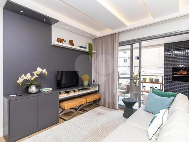 Apartamento com 114 m² e 3 quartos à venda em Água Verde, com armários planejados de alta qualidade