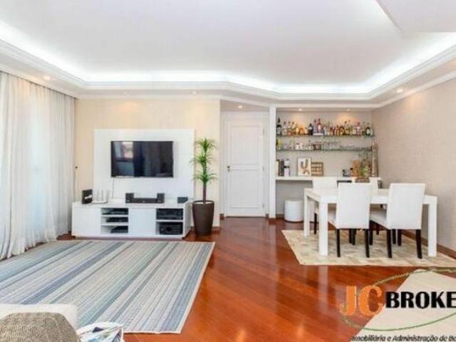 Apartamento com 115 m², 3 Dormitórios sendo uma suíte, sala com dois ambientes, varanda, 3 Vagas