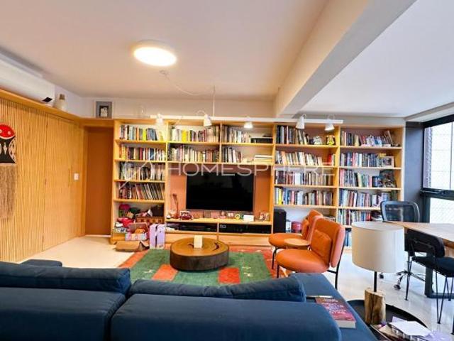 Apartamento com 116m², à venda no Edifício Casa Mariana