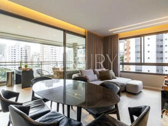 Apartamento com 117 m², 3 quartos sendo 1 suíte à venda no bairro Moema Pássaros