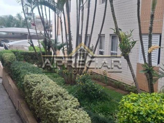 Apartamento com 110 metros com ótima localização de 3 dormitórios sendo 1 com closet e outro com arm