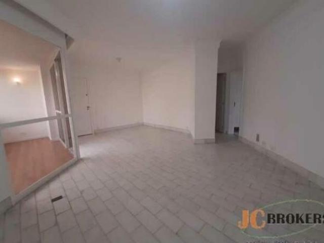 Apartamento com 110m² de área útil, 3 dormitórios sendo 1 suíte, 2 vagas