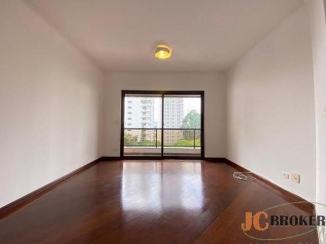 Apartamento com 110m² de área útil, 3 dormitórios sendo uma suíte com closet, com 2 vagas