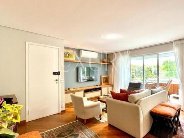 Apartamento com 124 m², 3 quartos sendo 2 suítes à venda no bairro Alto de Pinheiros