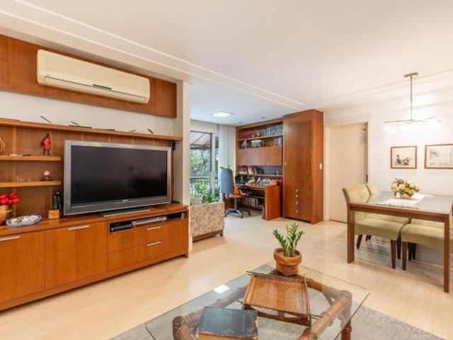 Apartamento com 124m² e 3 dormitórios, 1 suíte, 2 vagas no bairro Higienópolis