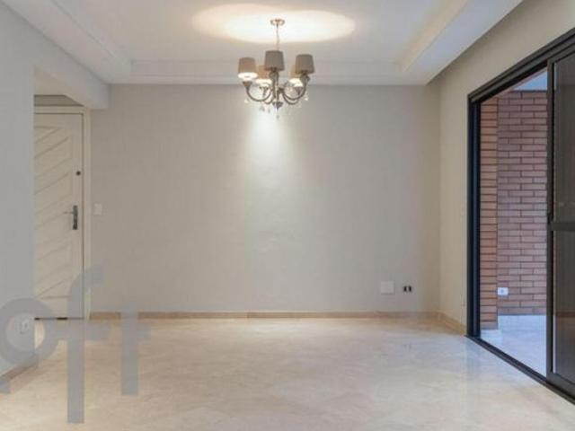 Apartamento com 126m², 3 dormitorios com armarios imbutidos, 2 suites, 3 Vagas