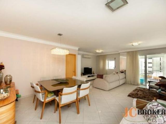 Apartamento com 126m² de área útil, 2 dormitórios sendo 1 suíte, 2 vagas