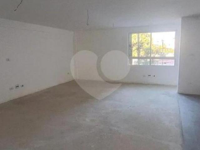 Apartamento com 127 m² e 3 quartos à venda em Água Verde