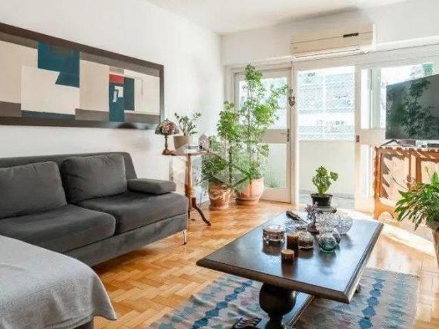 Apartamento com 128m² privativos, 3 dormitórios e vaga escriturada no Moinhos de Vento