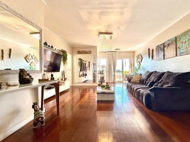 Apartamento com 129m² de área privativa, 3 dormitórios, 1 suíte e 1 vaga no bairro Jardim Europa!