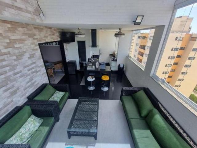 Apartamento com 120 m² e 3 quartos à venda em Vila Júlia