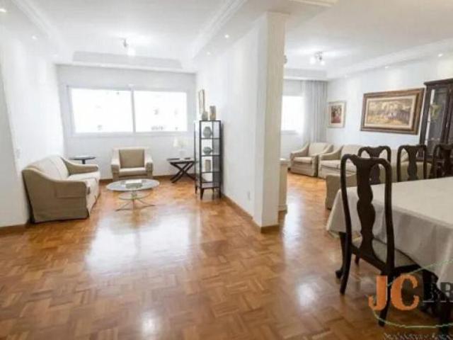 Apartamento com 120m² de área útil, 2 dormitórios sendo 1 suíte, 3 vagas