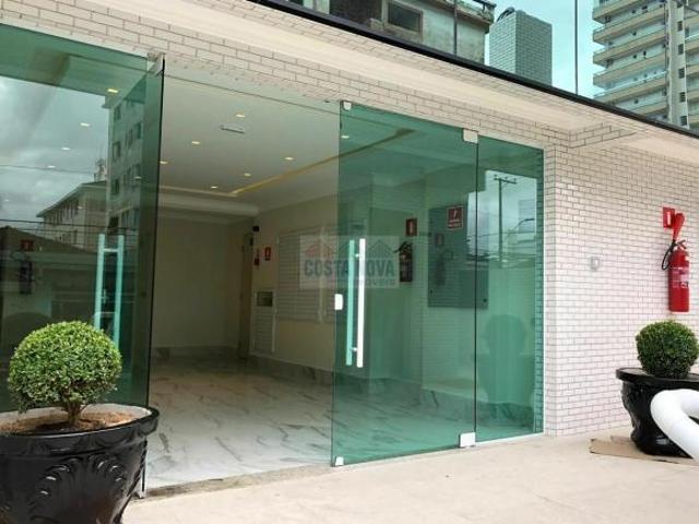 Apartamento com 121m², 3 quartos sendo 2 suítes, 3 vagas de garagem demarcadas, Praia Grande