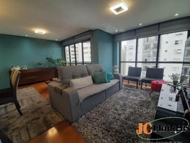 Apartamento com 122 m², 3 Dormitórios, sendo 1 suíte, Amplo living para 2 ambientes, 2 Vagas