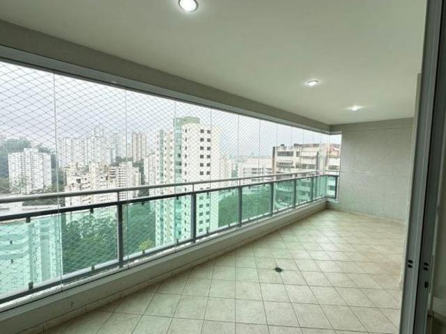 Apartamento com 122 m² e 4 Quartos à Venda em Vila Andrade FL34