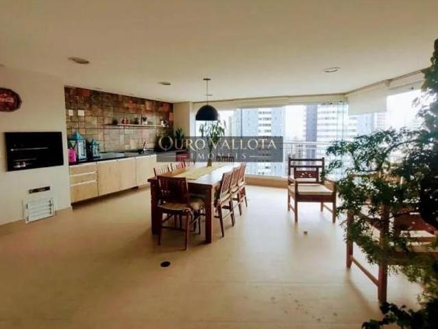 Apartamento com 122m²
