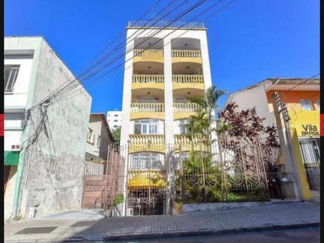 Apartamento com 123 m² e 4 quartos à venda no Centro