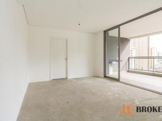 Apartamento com 134m², 3 dormitórios sendo 1 suíte, 2 vagas