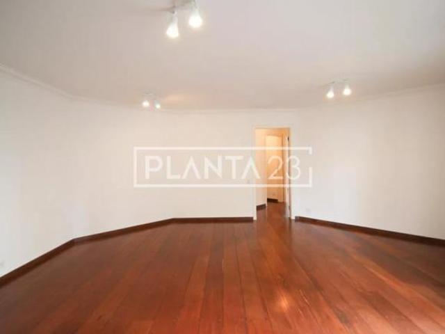 Apartamento com 135 m², 3 quartos sendo 1 suíte à venda no bairro Moema Pássaros