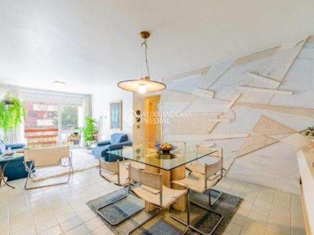 Apartamento com 136m² e 3 dormitórios, bairro Auxiliadora em Porto Alegre