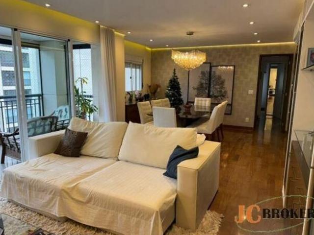 Apartamento com 137 m² de área útil, 3 dormitórios sendo 2 suítes, 3 vagas