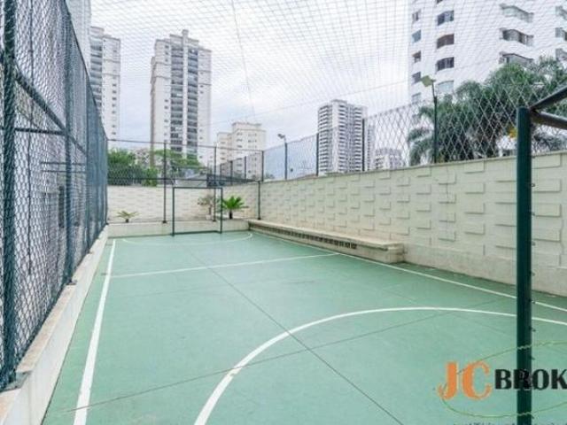Apartamento com 137m² de área útil, 4 dormitórios sendo 1 suíte, 2 vagas