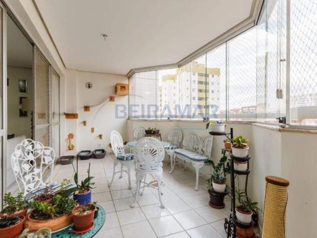 Apartamento com 139 m², 4 Quartos, 1 Suíte, Nascente, Varanda, Andar Alto Vista livre para a praça
