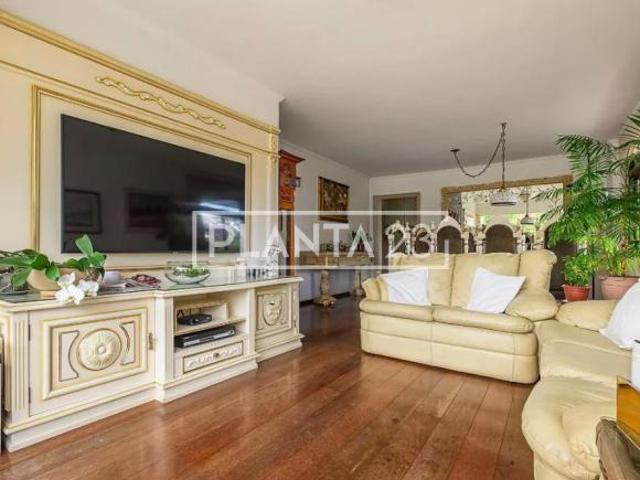 Apartamento com 130 m², 3 quartos sendo 1 suíte à venda no bairro Vila Madalena