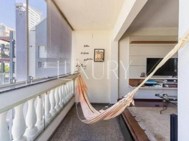 Apartamento com 130 m², 4 quartos sendo 1 suíte à venda no bairro Vila Madalena