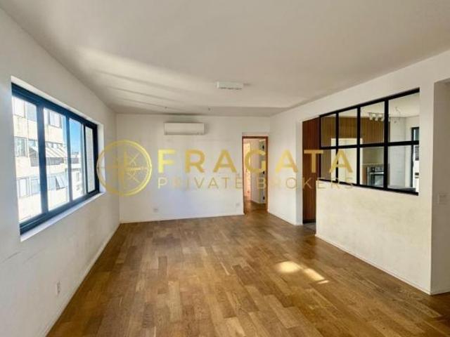 Apartamento com 130m², reformado, andar alto no Jardim América
