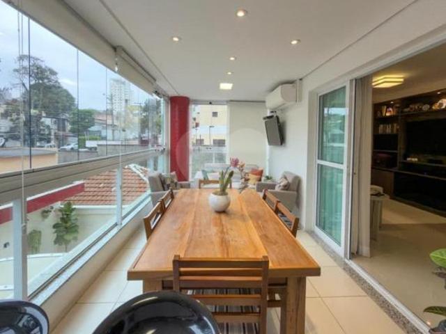 Apartamento com 131 m², 3 dormitórios, 3 suítes à venda em Água Fria
