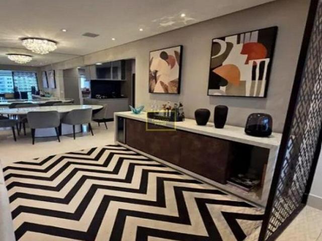 Apartamento com 133 metros de área útil, para venda, na Mooca