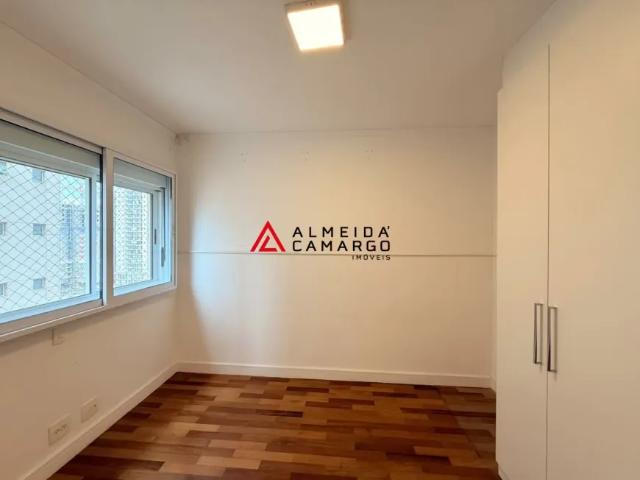 Apartamento com 144m2 no Campo Belo 2 Suítes, 3 Vagas