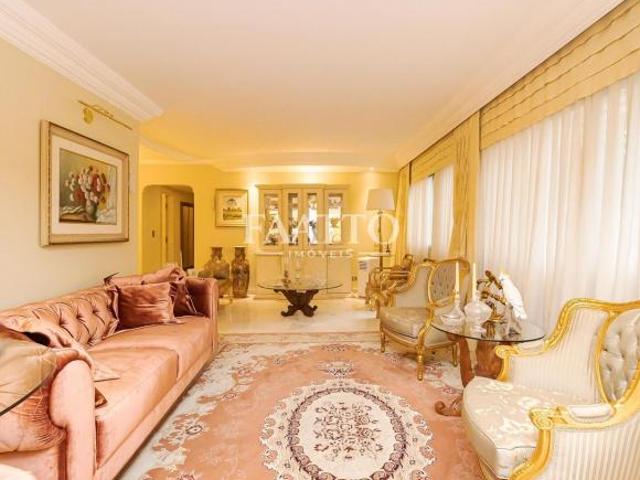 Apartamento com 145.93 m², 3 quartos sendo 1 suíte à venda no bairro Bigorrilho