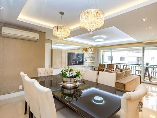Apartamento com 146 m² e 3 quartos à venda no Ecoville