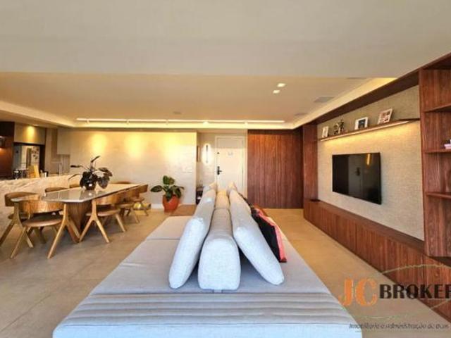Apartamento com 146m² de área útil, 3 suítes, 2 vagas