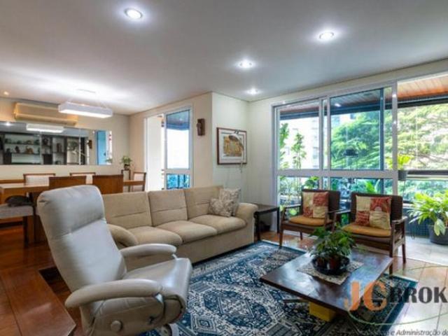 Apartamento com 149m² de área útil, 3 suítes, 3 vagas
