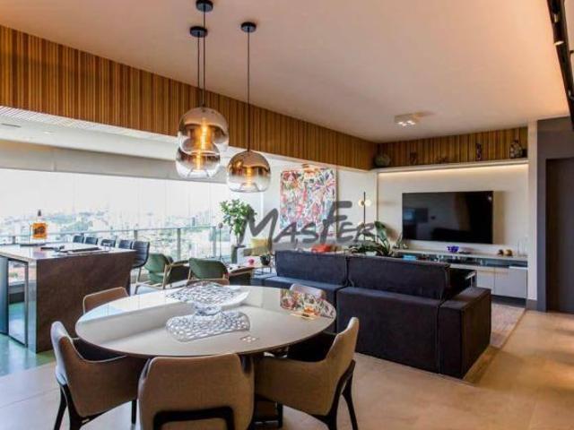 Apartamento com 149m² de área útil, 2 suítes, sala com varanda integrada, vista incrível e 2 vagas n