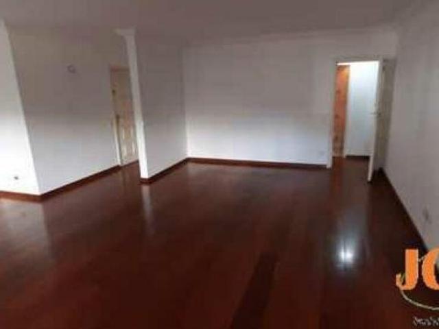Apartamento com 140 m², 1 vaga, lavabo, 3 dormitórios sendo 1 suíte, 4 banheiros no total