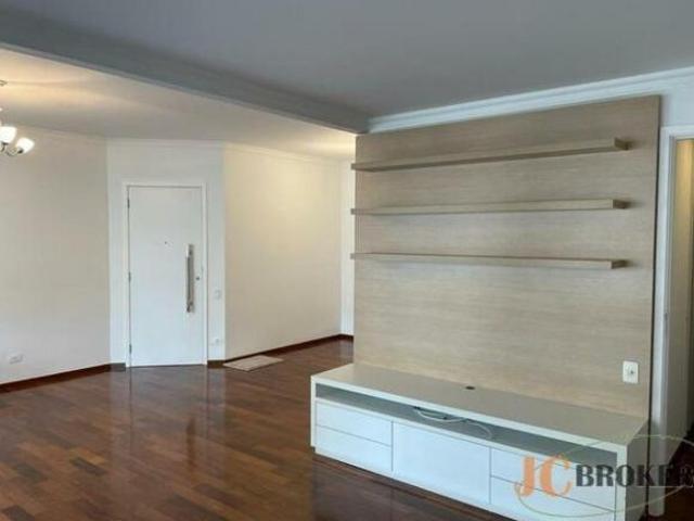 Apartamento com 140 m² de área útil, 3 dormitórios sendo 3 suítes, 3 Vagas