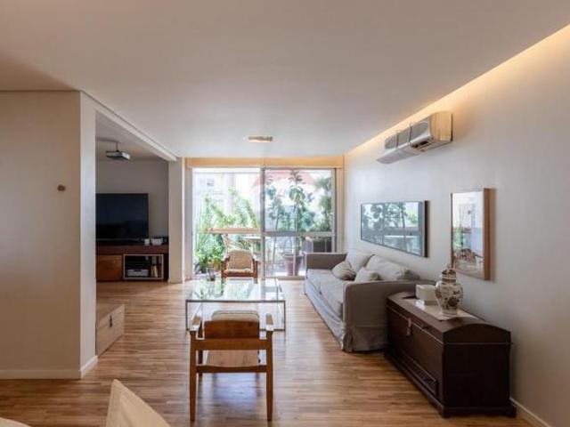 Apartamento com 140m², 2 quartos Centro