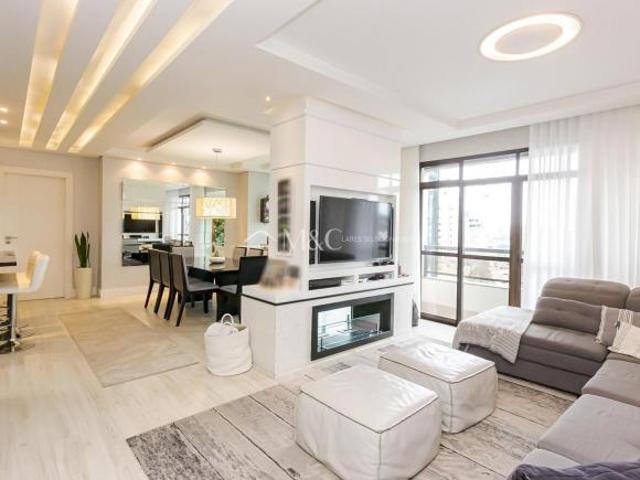 Apartamento com 143 m², 3 quartos sendo 1 suíte à venda no Ecoville
