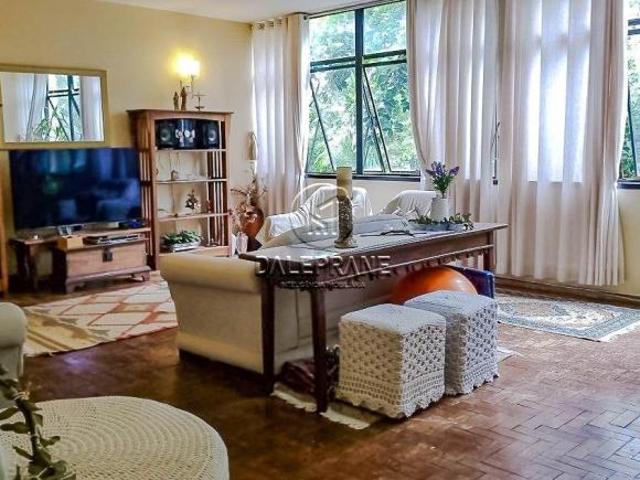 Apartamento com 143 m² e 3 quartos à venda em Asa Sul