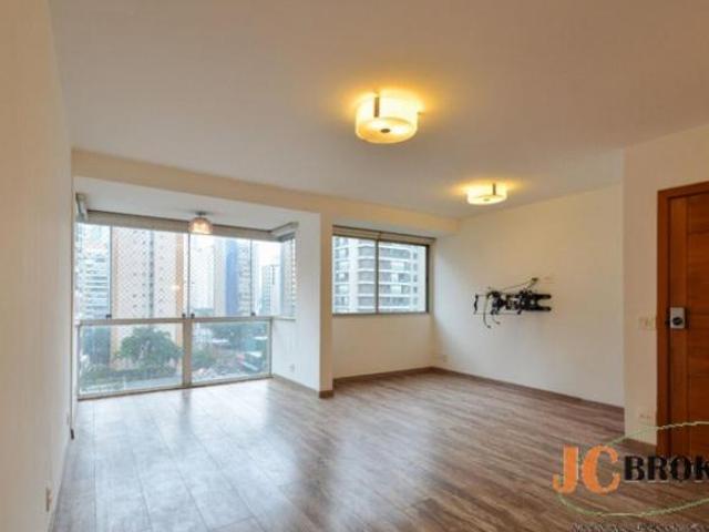 Apartamento com 143m², 4 dormitórios, sendo 1 suíte, 2 vagas